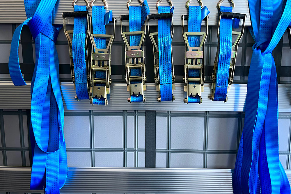 How do you Fasten Tie-Down Straps? – Nilight